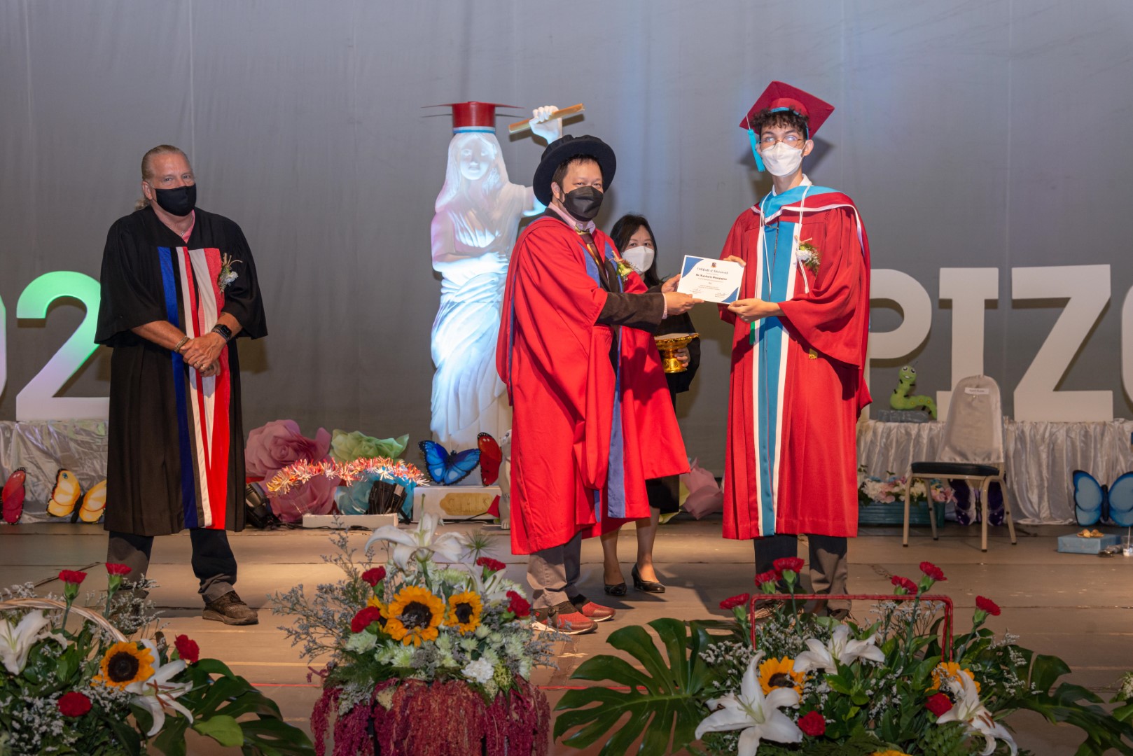 Graduation Ceremony of Class of 2021 - EPIZÒNTES | Saint John Mary